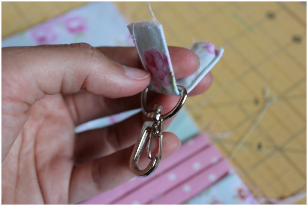 Handmade Wallets : Tutorial on how to add a clasp - The Little Mushroom ...